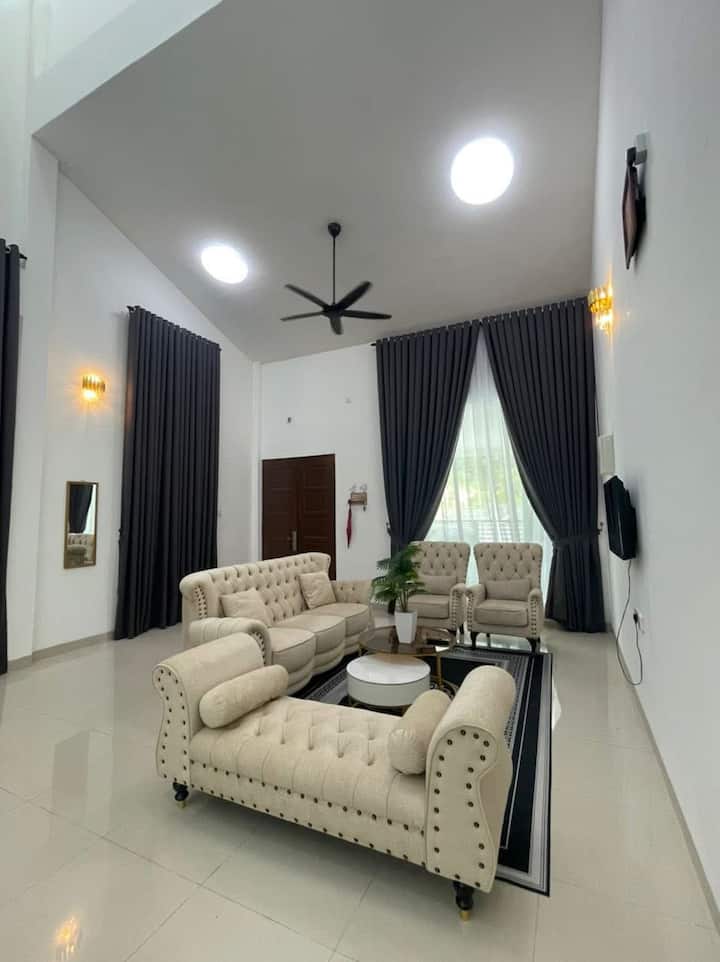 The Indah Homestay Gerik | Spacious Corner In Town - Gerik