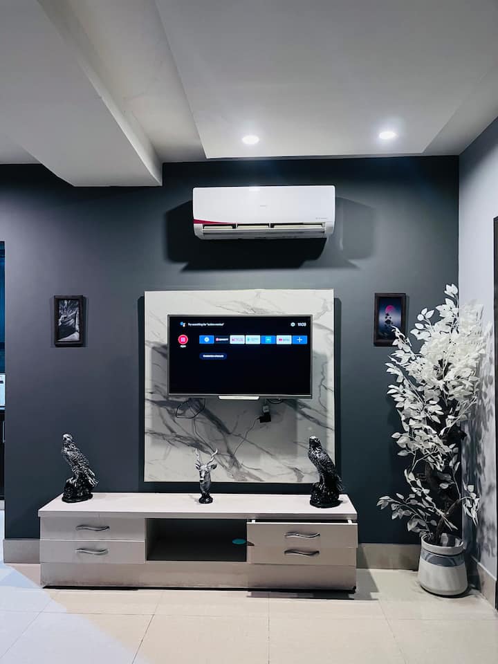 The Charcoal Haven| 2bhk - Lahore