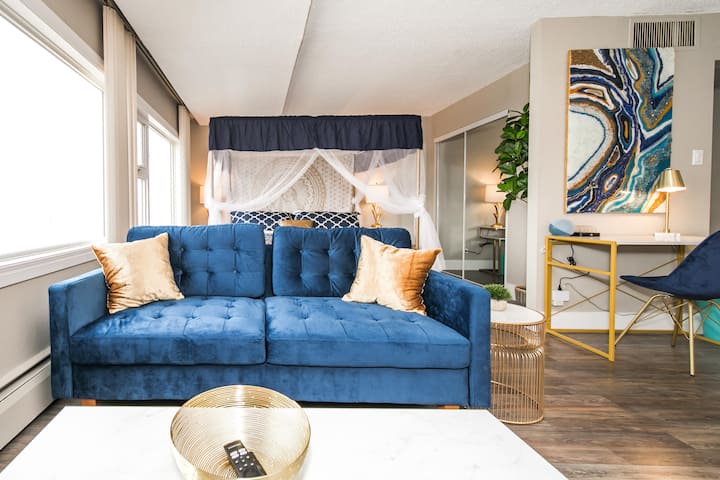 Dt King Bed • Free Parking • Wifi & Netflix - Edmonton