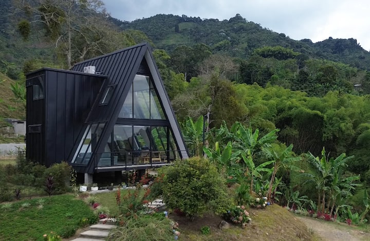 Casa Triangulo En Finca Cafetera - Génova