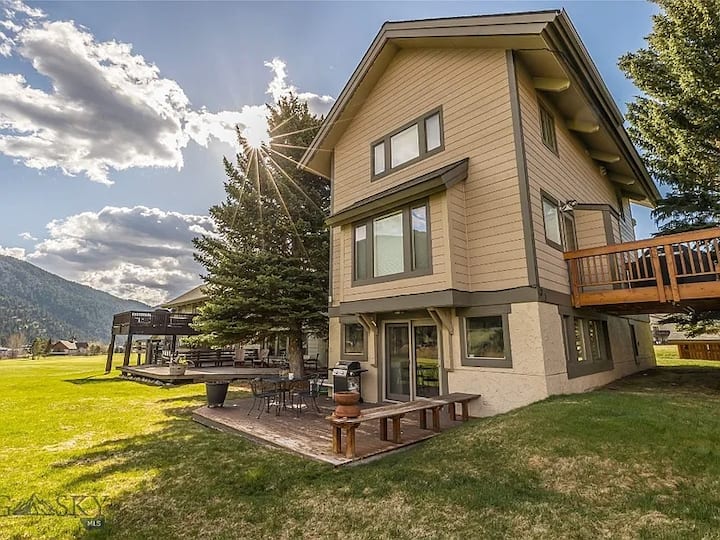 Historic Big Sky Retreat On Arnold Palmers 5th Tee - Big Sky, MT