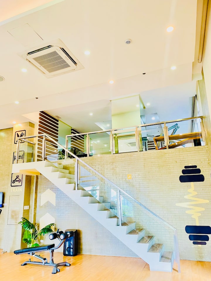 Makati Cbd Condo W/ Pool, Gym & Pool Skyline Views - Makati