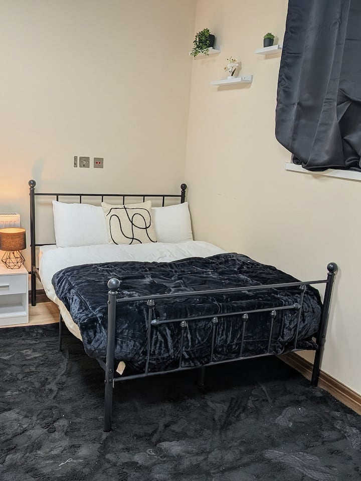 Spacious Ensuite - Birmingham