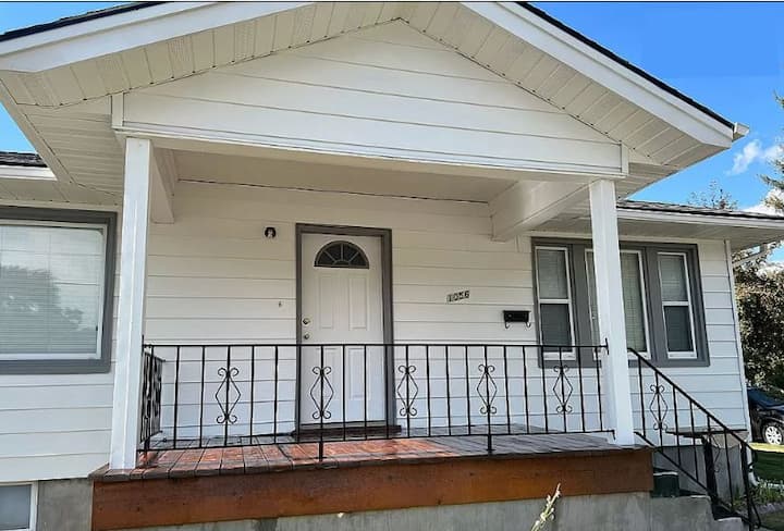 2 Bedroom House Near The University - Pocatello, ID