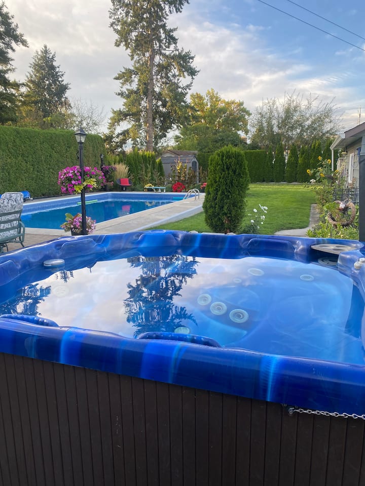 Carriage House W/ Hot Tub Cl Ski Hill &Snowmobile - Kelowna