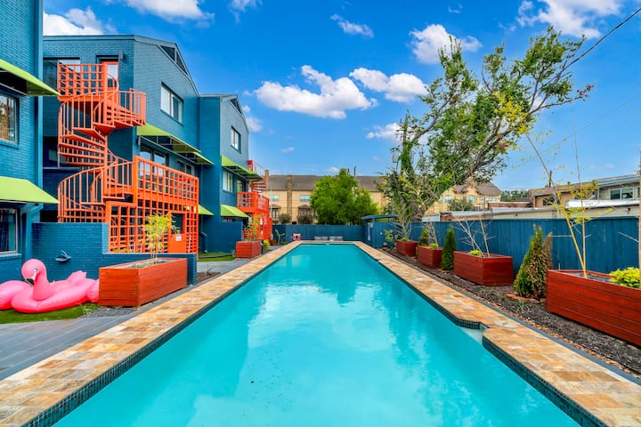 A - Heated & Chilled Pool - Ev Charge - Montrose! -