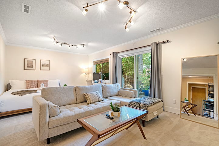 Chic 1br/1ba Lower Unit @ Mountlake Terrace - Edmonds, WA