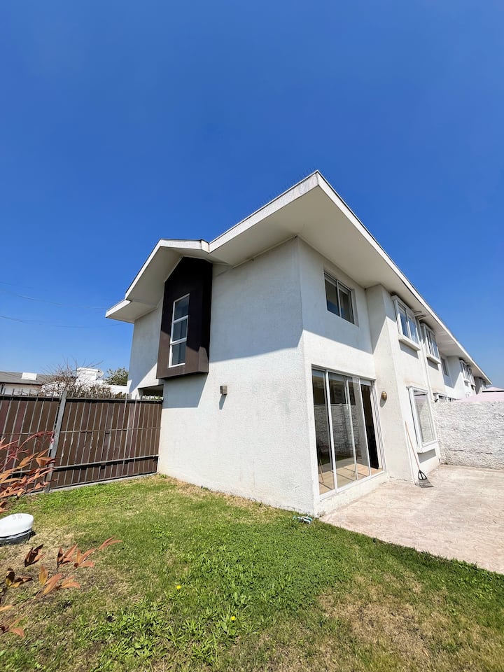 F1.0 Casa Metrorojasm-estadio Bicentenario-davila. - El Bosque, Chile