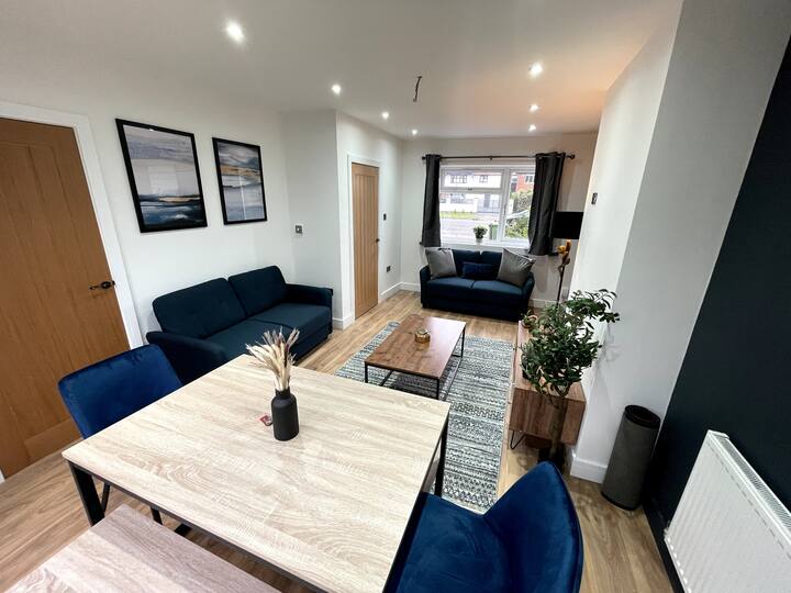 New! Stunning 4br,central, Near M40, Driveway - Warwick