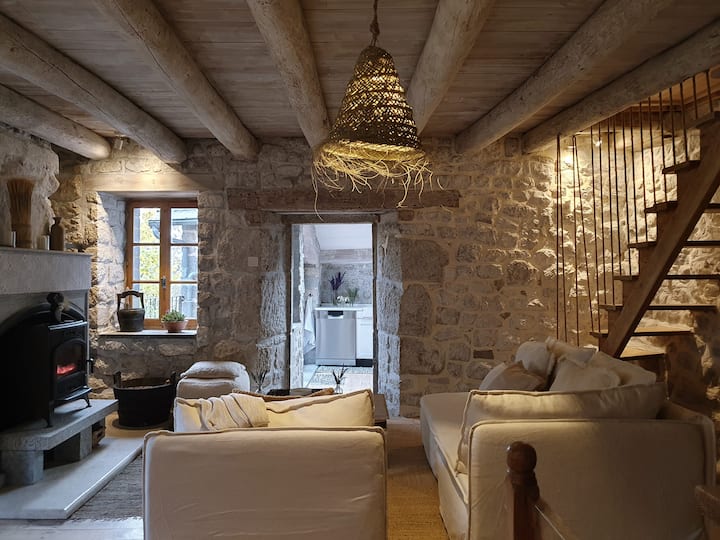 Cosy Cottage Campagnard Avec Cheminées & Balcon - Saint-Chély-d'Apcher