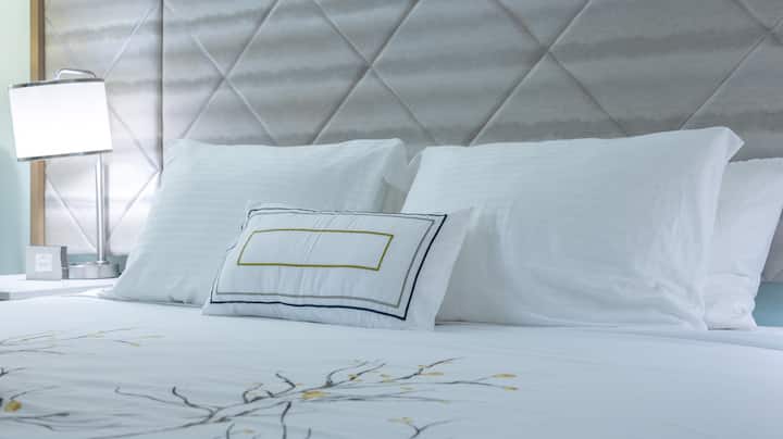 Executive Single King - 3rd Floor - Manteo, NC