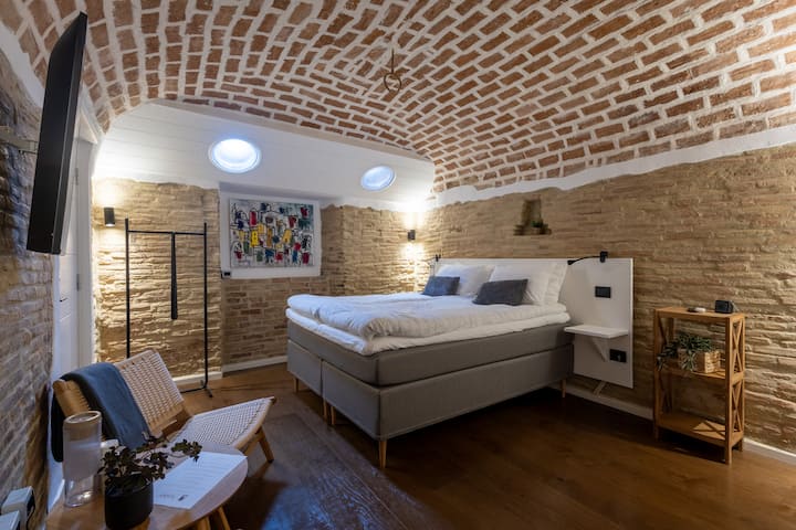 Amber Hotel Italy Double Room, No Window - Torino di Sangro