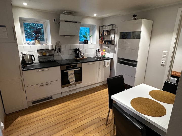 Moderne Og Koselig Leilighet I Rolig Strøk - Tromsø