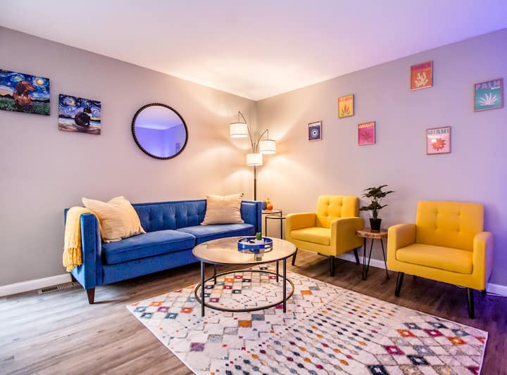 Over The Rainbow - 2bedroom Apartment - Columbus, IN