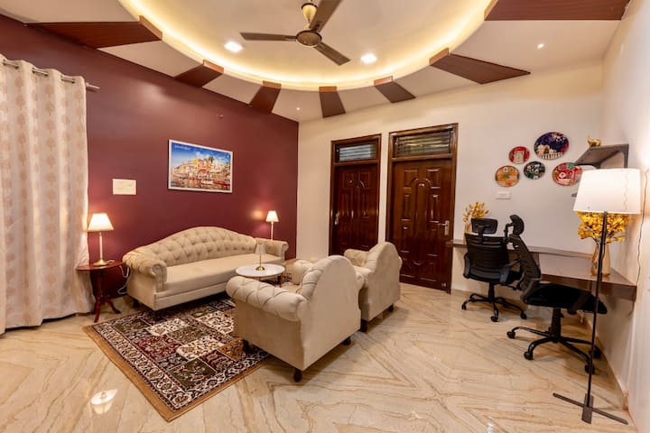 Peaceful Boutique Villa | Cook, Parking, Near Ghat - Varanasi