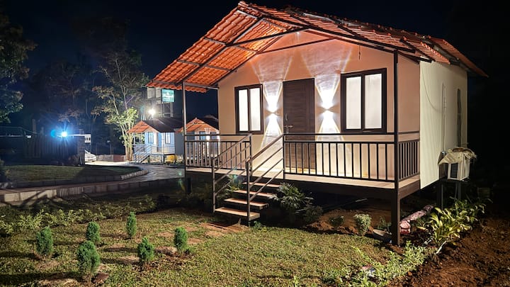 Tranquil Resorts, Tiny Cottage Macaw In Yelagiri - Yelagiri