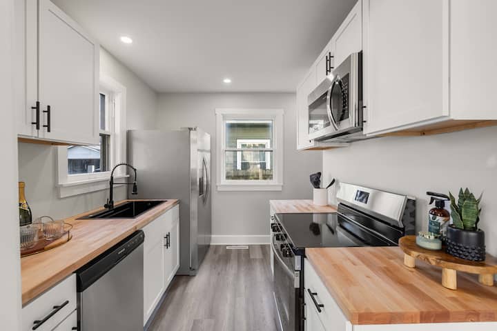 Walk Downtown, Pets, W/d, Tvs, Fullkitchen, Park - Des Moines, IA