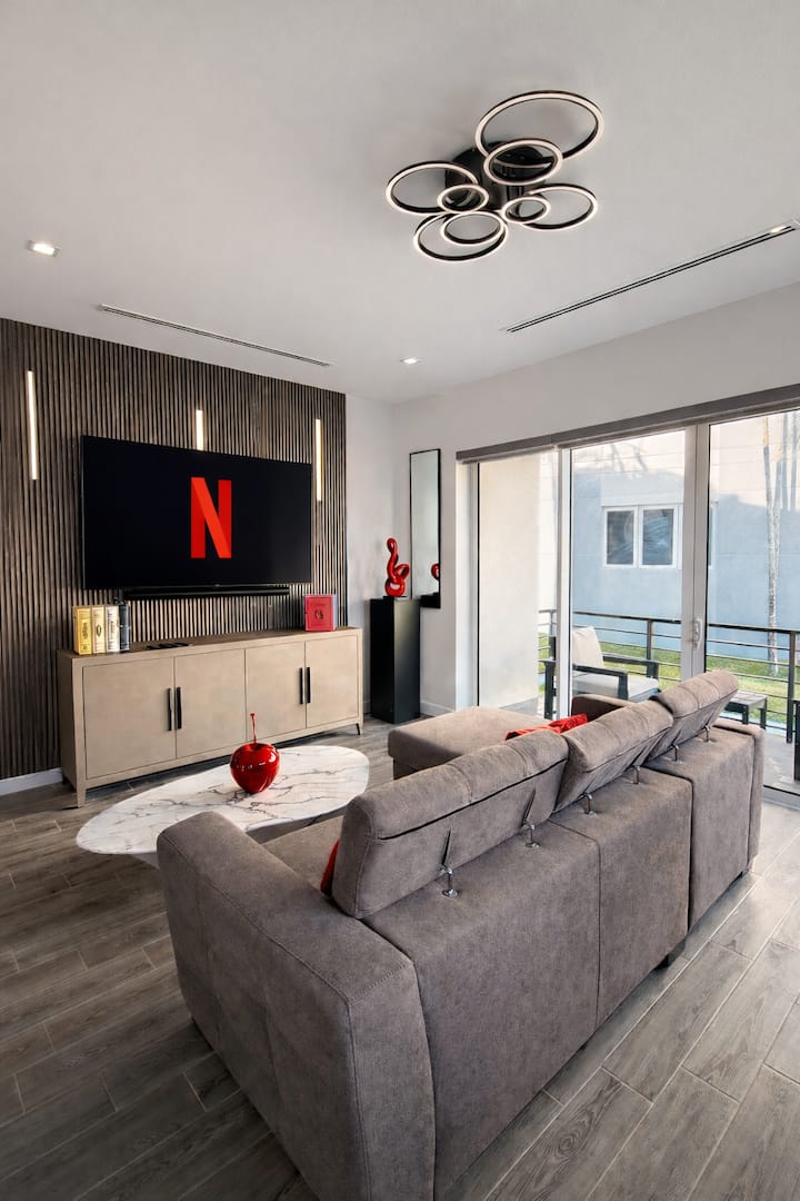 1 Bed Villa/beach/baha Mar/pool & Gym + 2 Scooters - The Bahamas