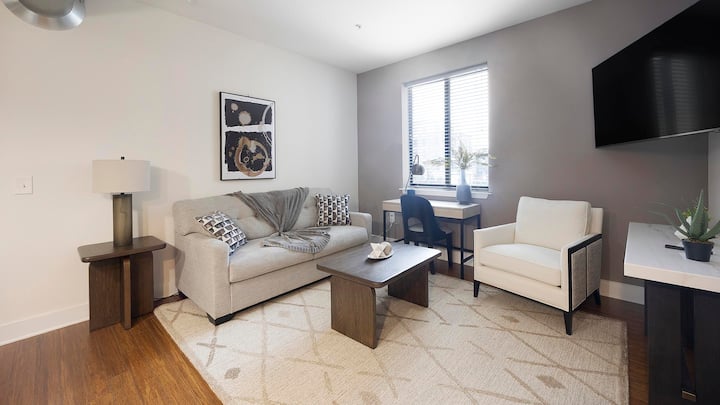 Landing | Modern 2bd, Clubhouse, Pool - Richmond, VA