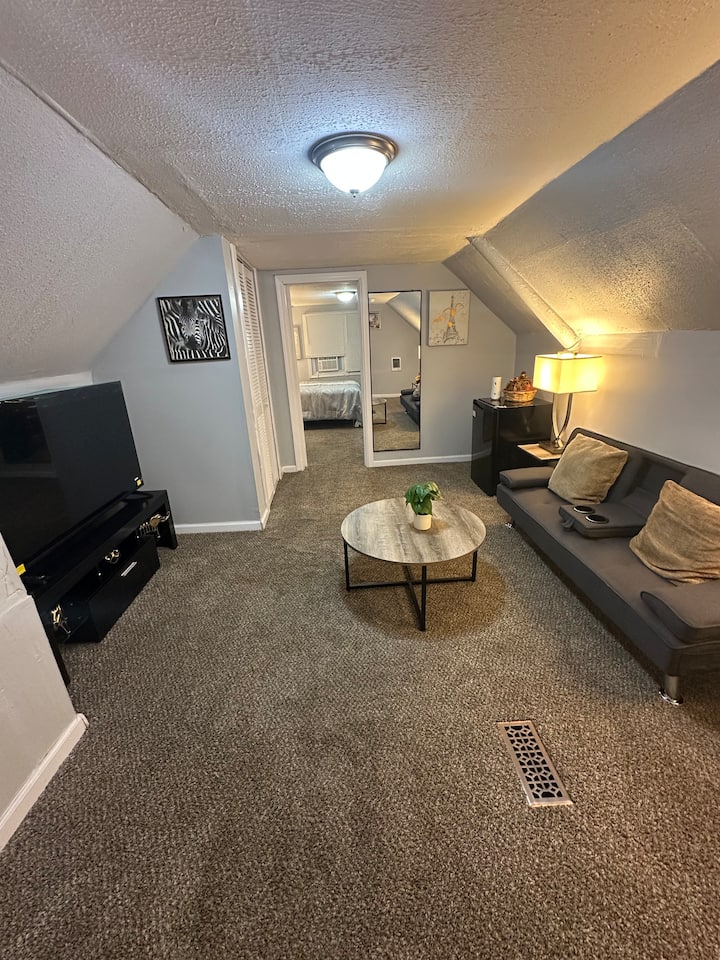 Cozy Home In Cleveland - Bedford, OH