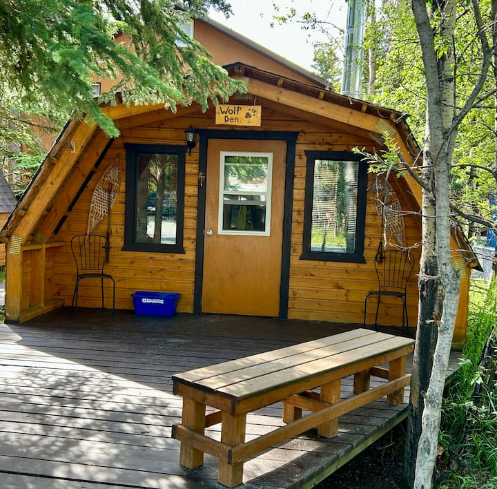 Carnivore Cabins-wolf Den - Yukon