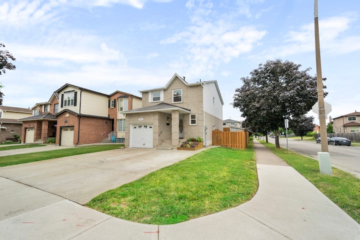 Stunning Brand New Home In Stoney Creek - Hamilton, Canadá