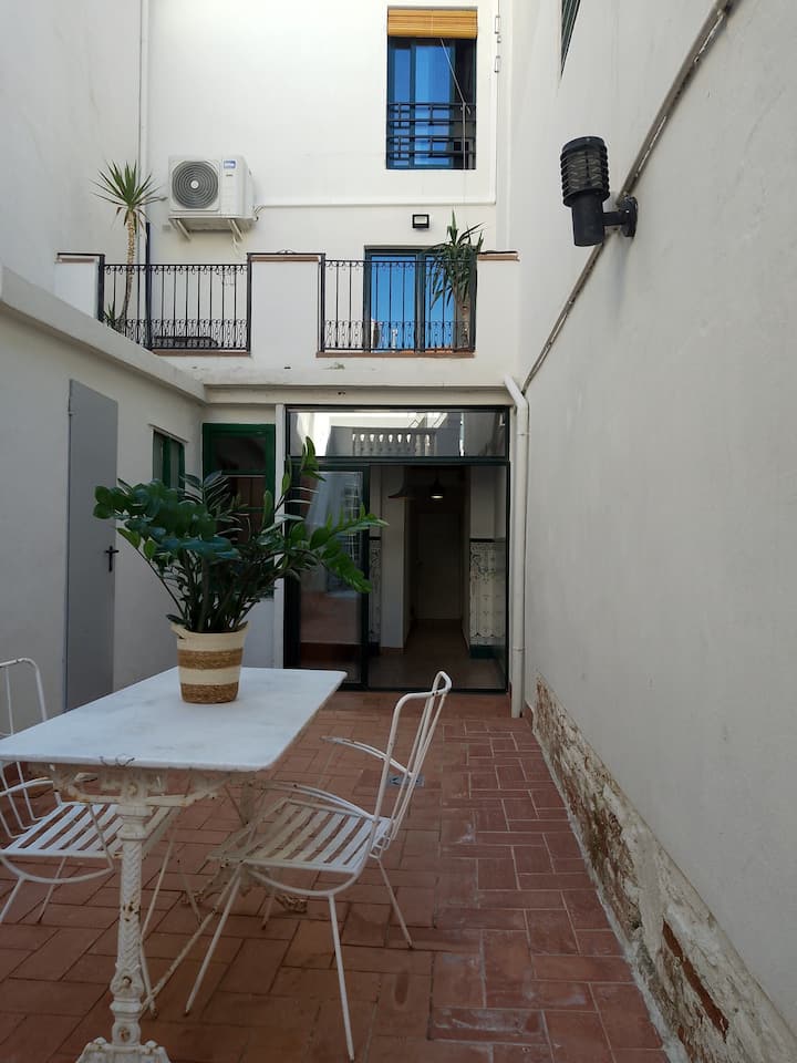 Charming Traditional Family Townhouse In Calella - Pineda de Mar