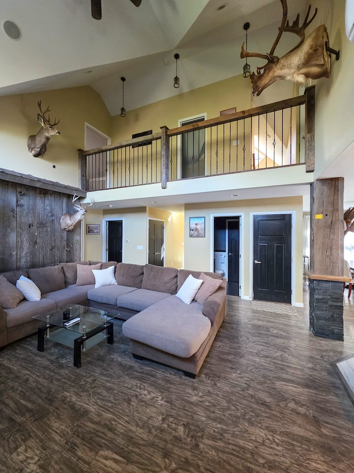 The Endless Mountains Escape - Montrose, PA