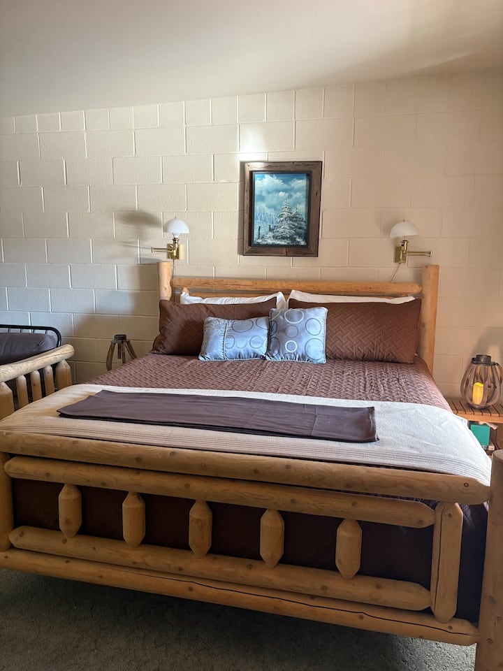 Château Rouge 107 ~ Cole Creek Corner - Red Lodge, MT