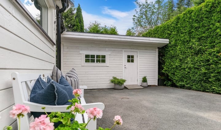 Cozy Cabin 3 Minutes To Train Station - Fornebu