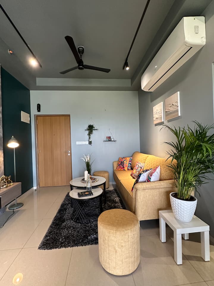 Amber & Ash Spacious 2bhk Apartment On A Higher Fl - Gandhinagar