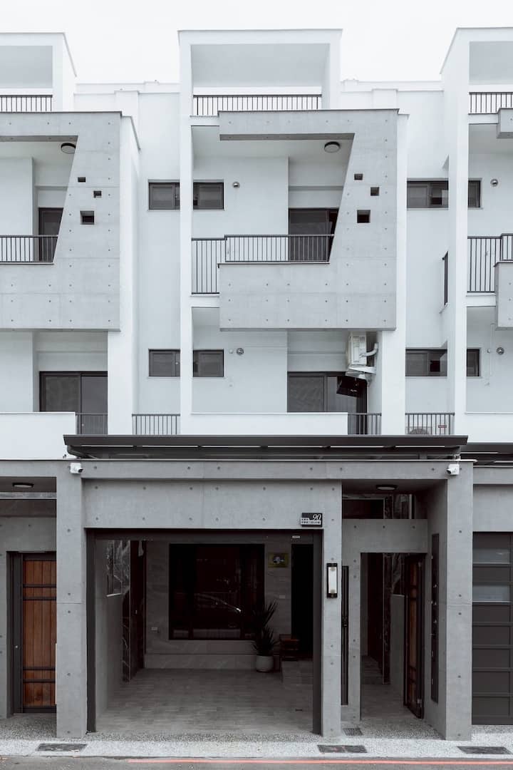 台東天盛安家二館民宿|全新14人包棟|lunio床墊|鵝絨被|日立變頻冷暖|迪朗奇咖啡機|電動麻將桌 - 타이동