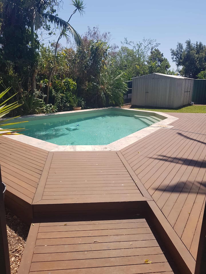 Quiet Place With A Pool - Caboolture