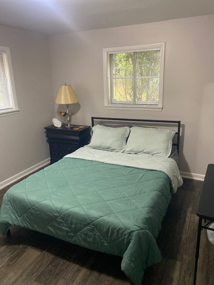 Comfy Close To Airport Room #2 - Riverdale, GA