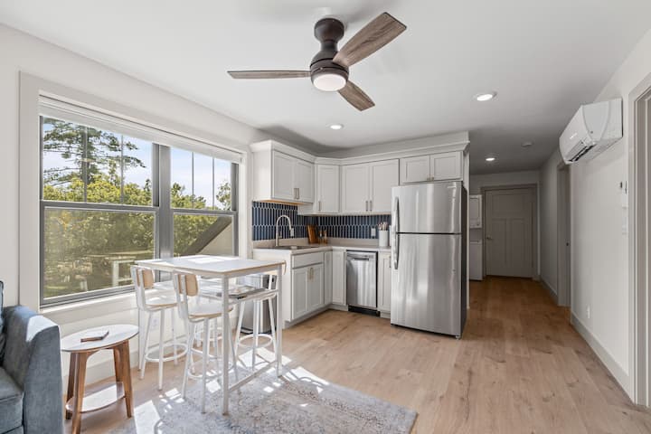 Stylish 2br Guest Apt | Close To Mizzou & Downtown - Columbia, MO