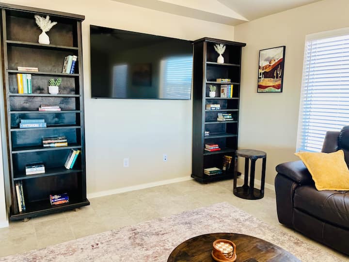 Rustic Southwest Retreat | 4br| Desert Charm - Las Cruces, NM