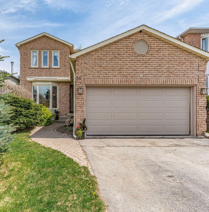 Spacious & Comfy Stay At Themed Escape - Barrie