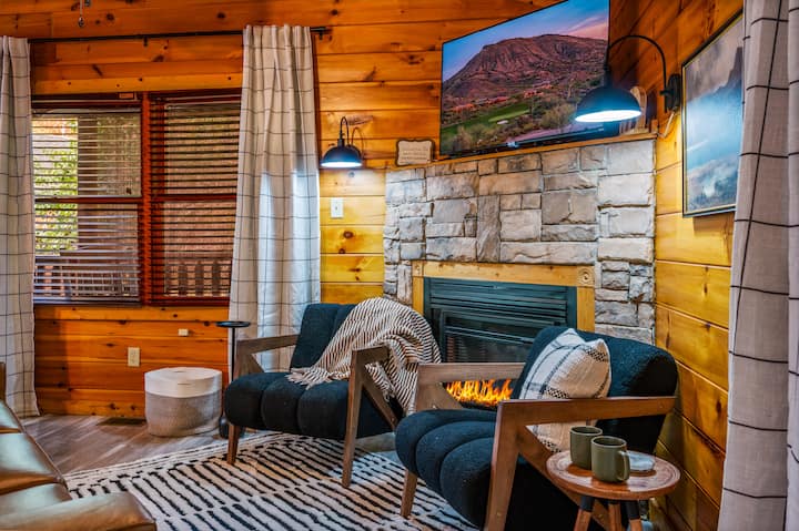 Your Next Summer Getaway Near Dt Gatlinburg - Gatlinburg, TN