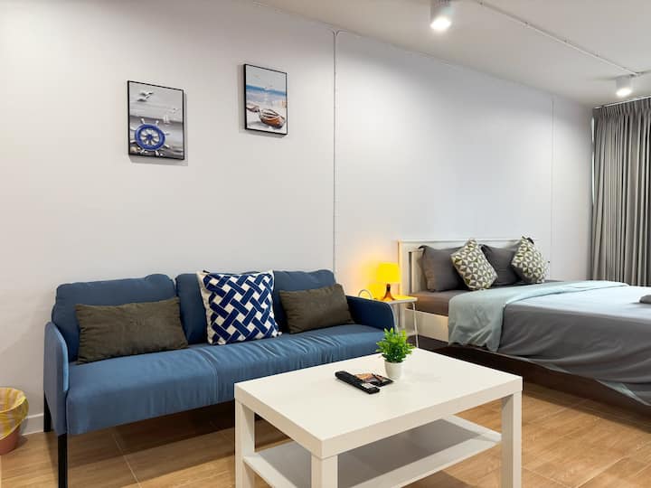 Cozy Silom Retreat｜near Bts｜balcony & Smart Tv - Bangkok