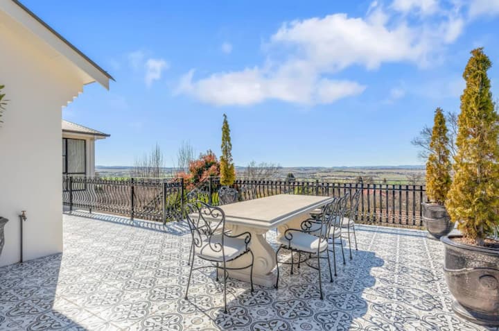 A Touch Of Tuscany With Spectacular Views - Bathurst