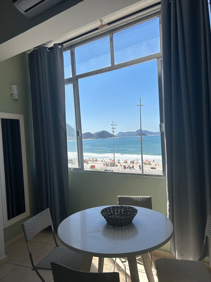Vista Deslumbrante Para A Praia De Copacabana - Rio de Janeiro