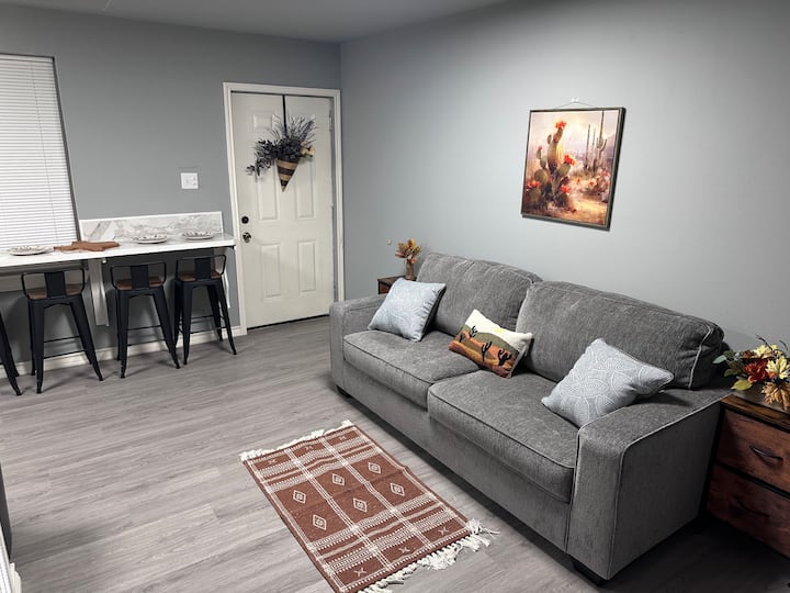 Downtown 2025 Remodeled 2br | Walk To Bars & Cafés - Brownsville, TX