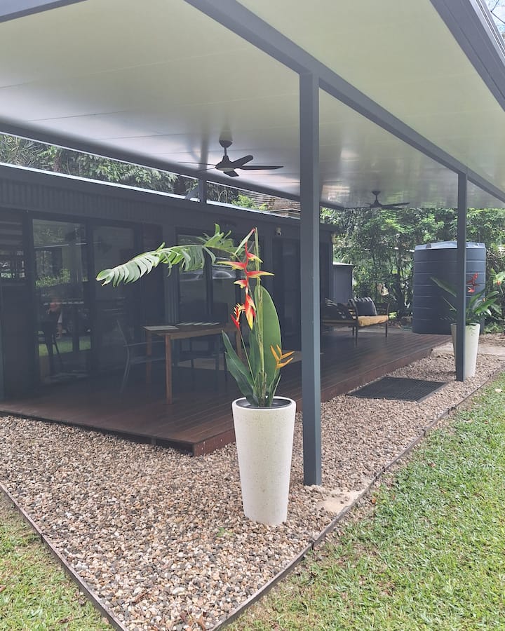 Beach, Cassowary, Rainforest, King Bed, Air Con - Daintree