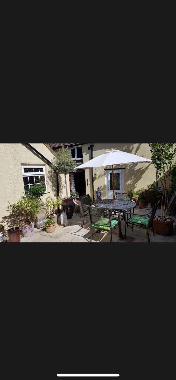 The Old Hanging Gate Coach House - 아이어브릿지