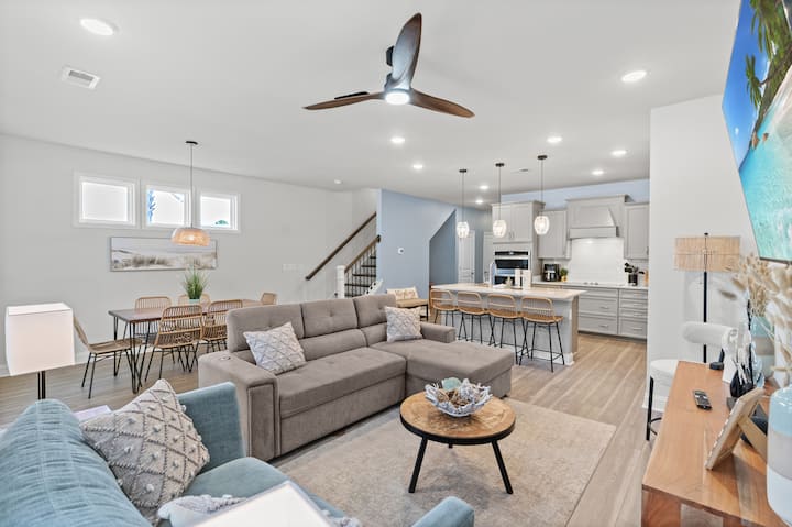 Townes At Barefoot Resort Near Beach, Golf & Pool - North Myrtle Beach, SC