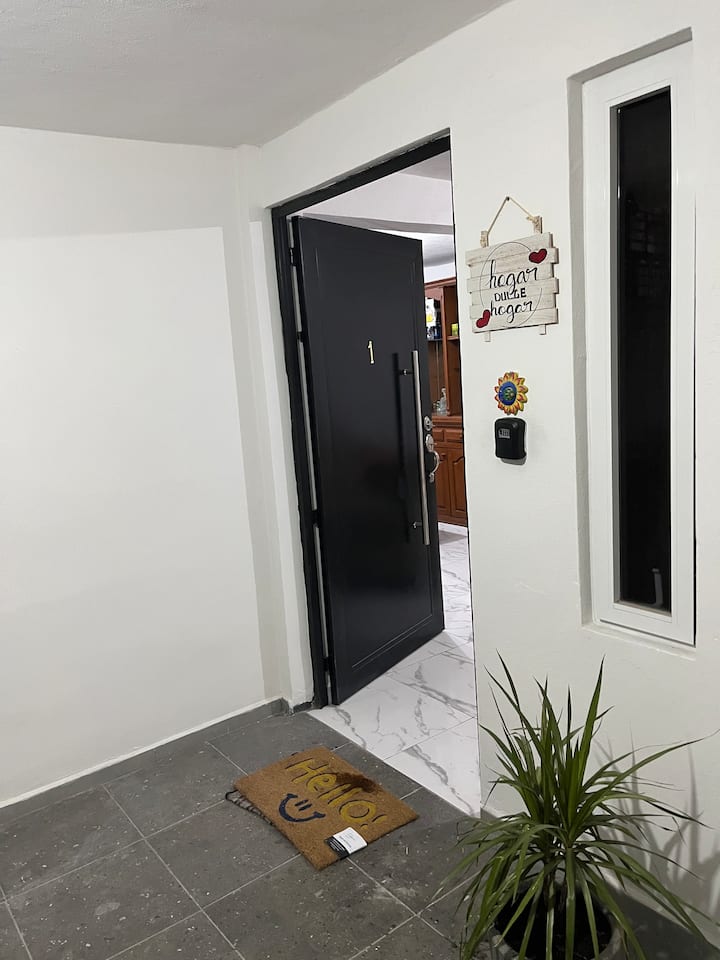 Departamento Uno Con Estacionamiento Planta Baja - Toluca