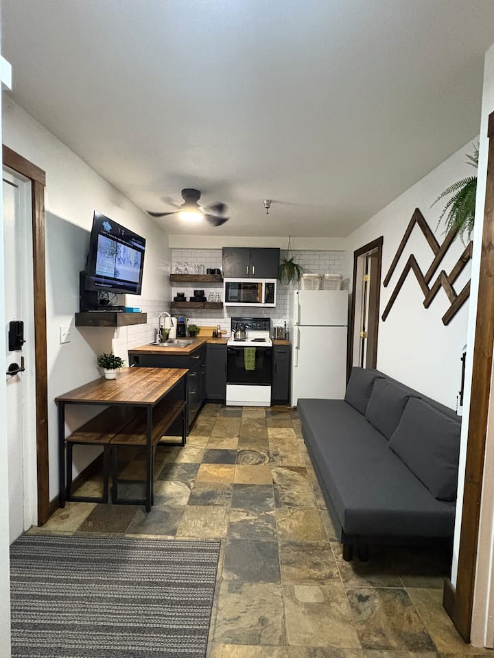 Big White Ski-in/ski-out Condo | Snow Ghost Inn - Big White Ski Resort, BC