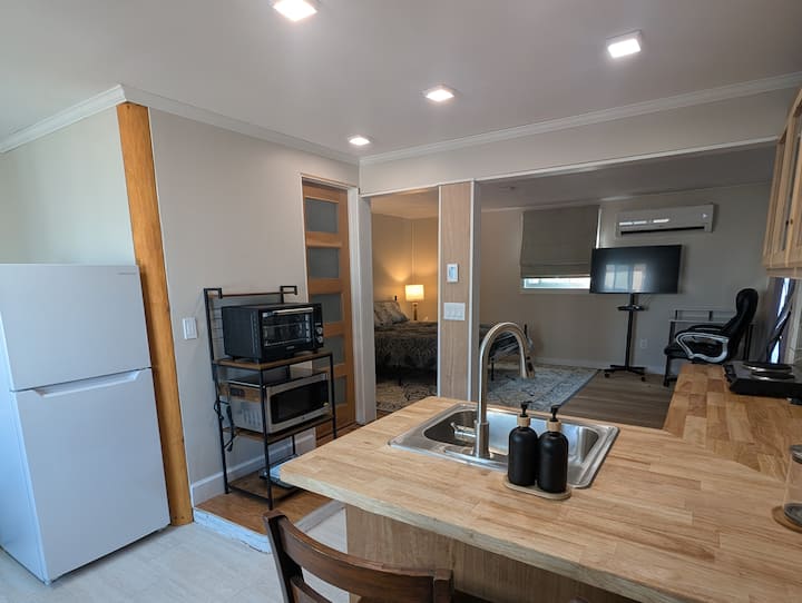 Private, Cozy, Open-plan Casita Near Nob Hill - Albuquerque