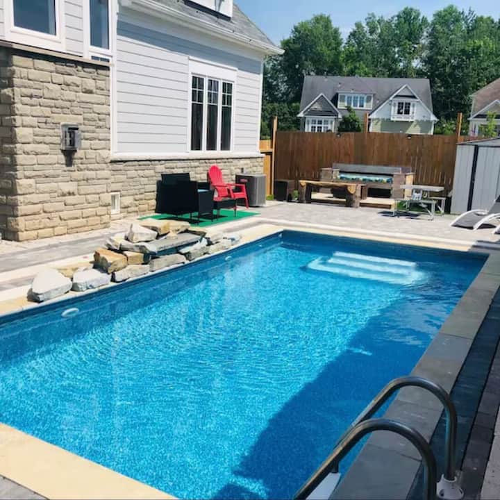 Georgian Bay Escape | Heated Pool, Hot Tub, Sauna - Midland