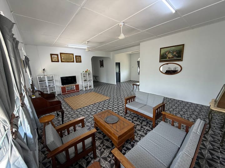 Ads Heritage Homestay - Senai